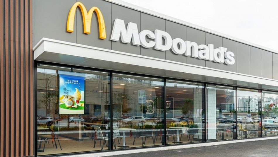 How Samsung SMART Signage Is Delivering Savings, Versatility and ...