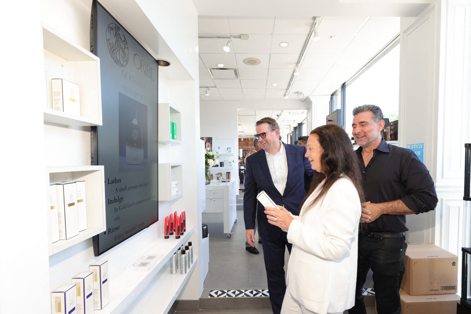 Panico Salon: Samsung Display Technology Transforms to an All-Digital ...