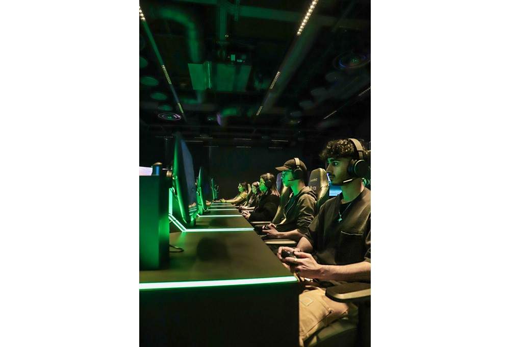 Samsung Opens Free-to-Play Gaming Zones in Collaboration with Xbox at ...