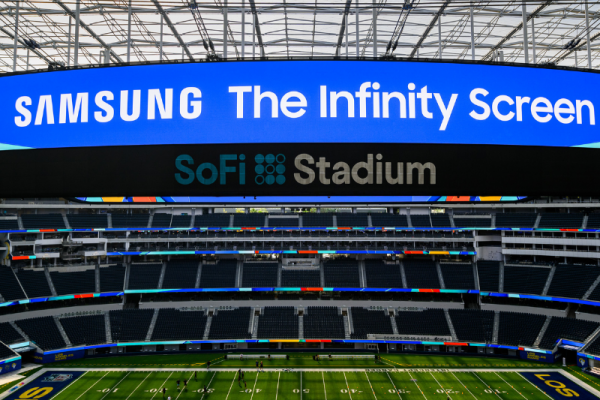 Samsung Continues Taking Fan Engagement to New Heights at Hollywood Park