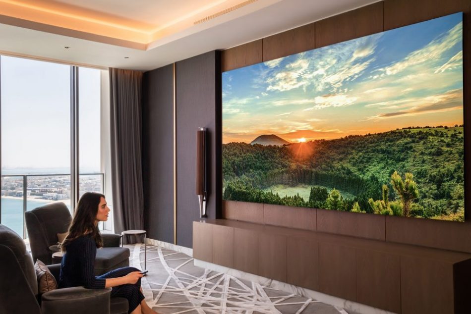 How Samsung Has Led Innovations in Digital Signage for 14 Years