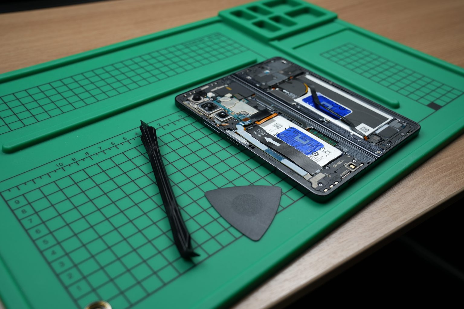 Samsung Adds Foldables and Home Entertainment Products to Self-Repair ...