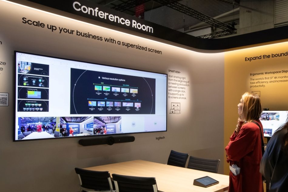 Samsung Presents Color E-Paper and the Future of Displays